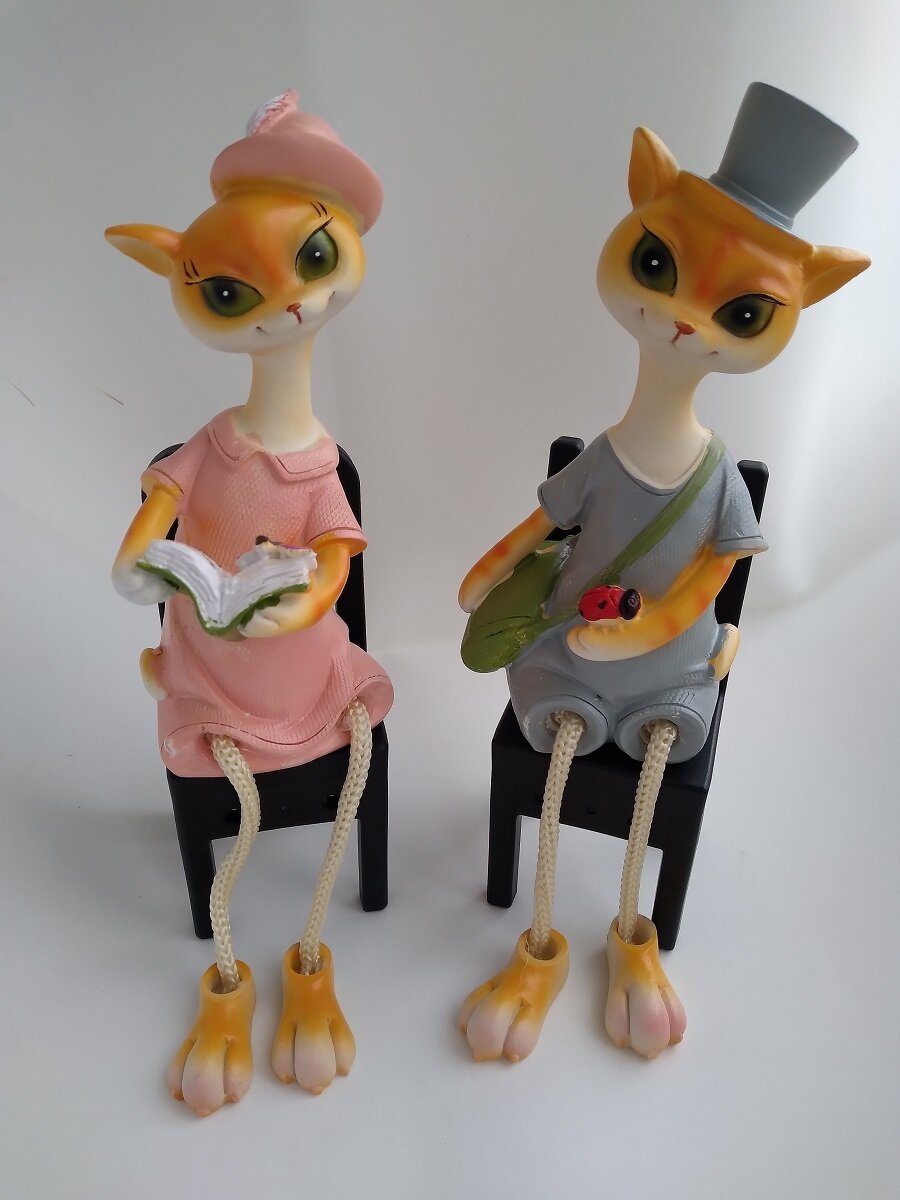 Фигурки кошек Сувениры Кошки с висячими ножками Фигурка интерьерная