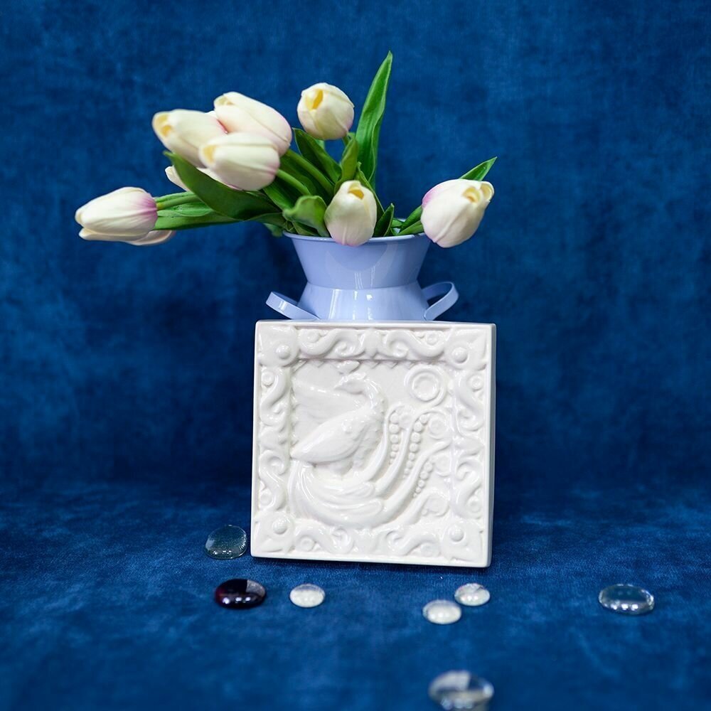 Изразец Павлин одноцветный белый, керамический