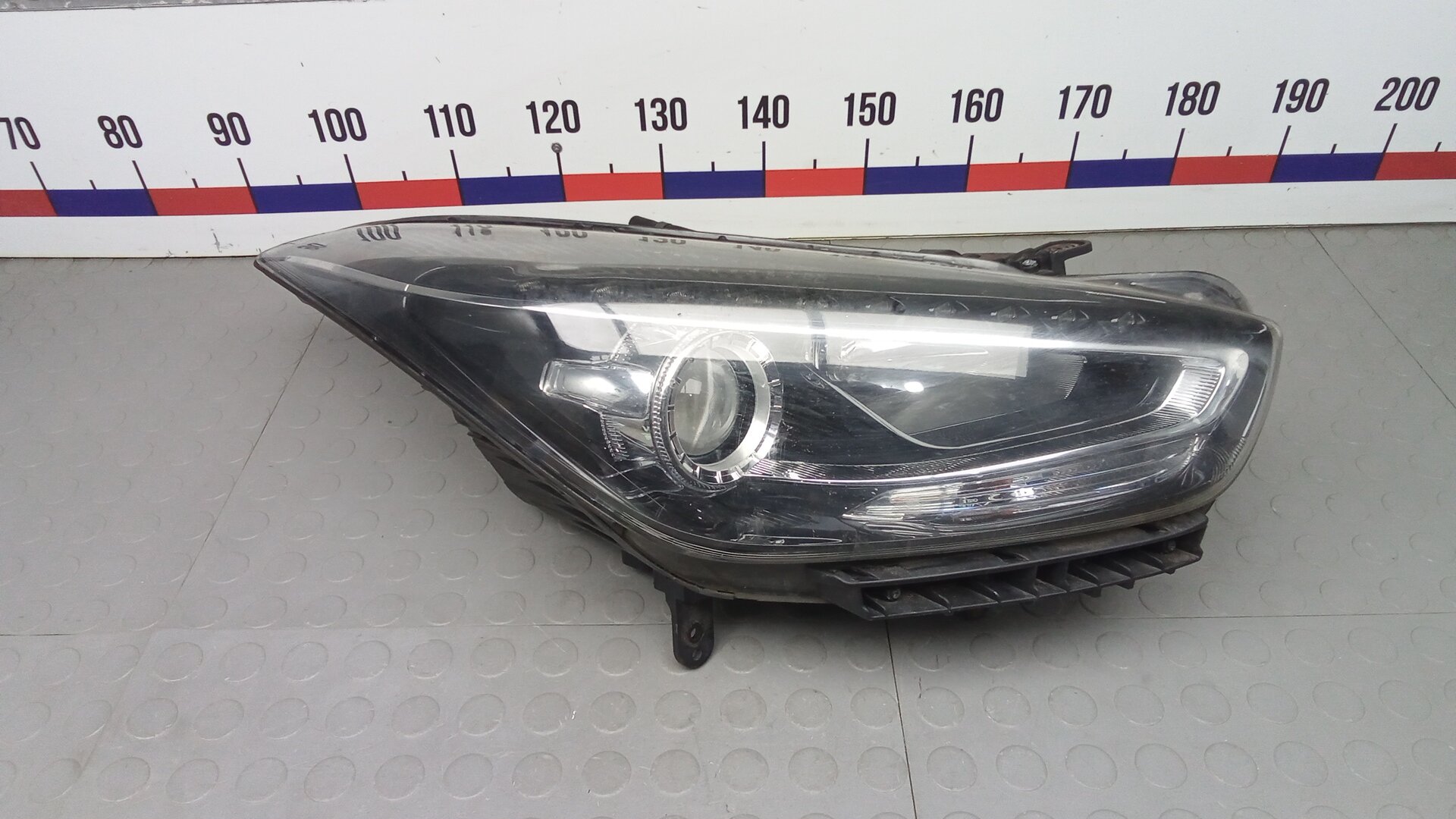 Фара правая HYUNDAI I40