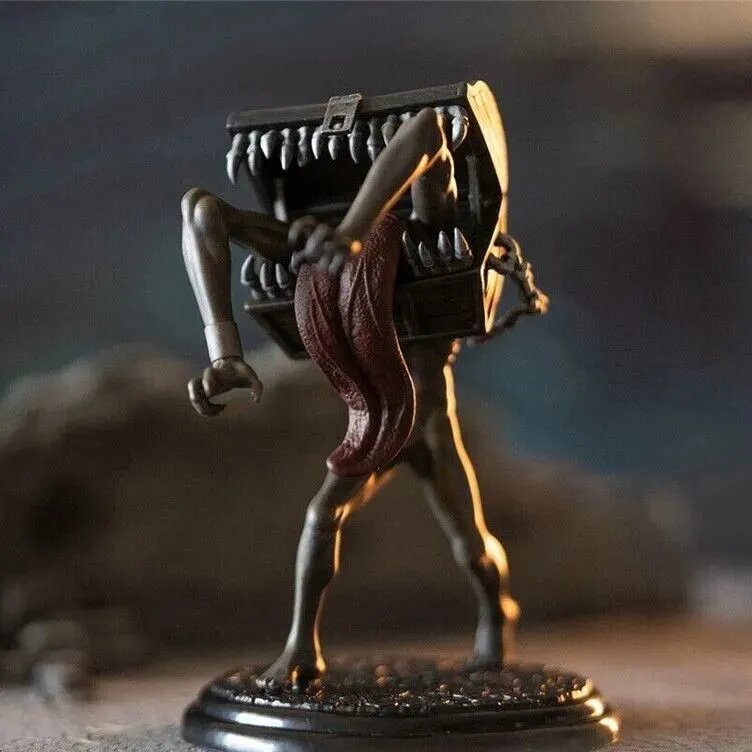 Фигурка Mimic Avaricious, covetous, grabby, grasping, greedy, prehensile, avid, devouring, esurient, mimic, mimicker, mime