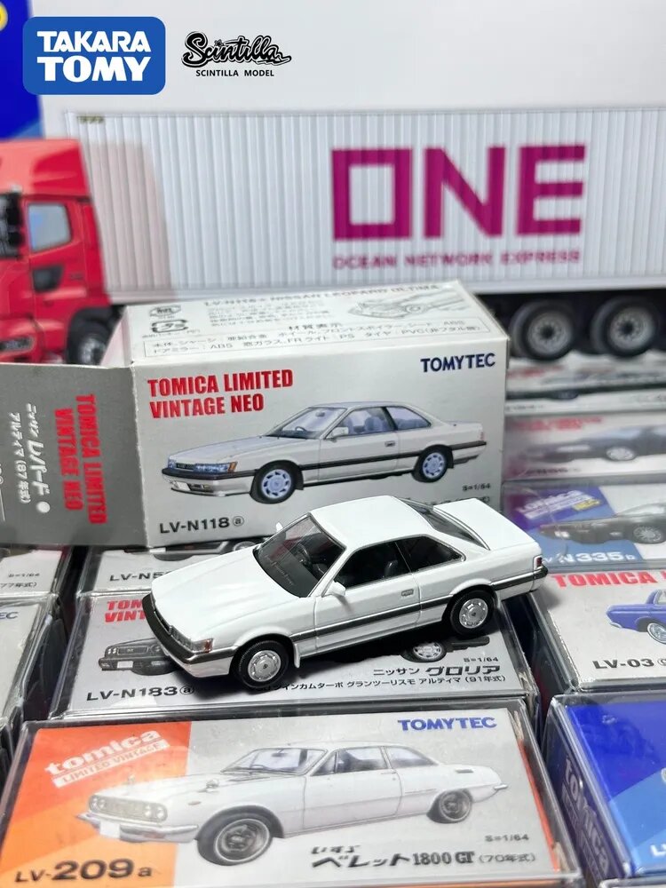 Машинка Tomytec 1/64 Tomica Limited Vintage Tomytec TLV LV-N118a Leopard white Alloy Car Model Collection Gift