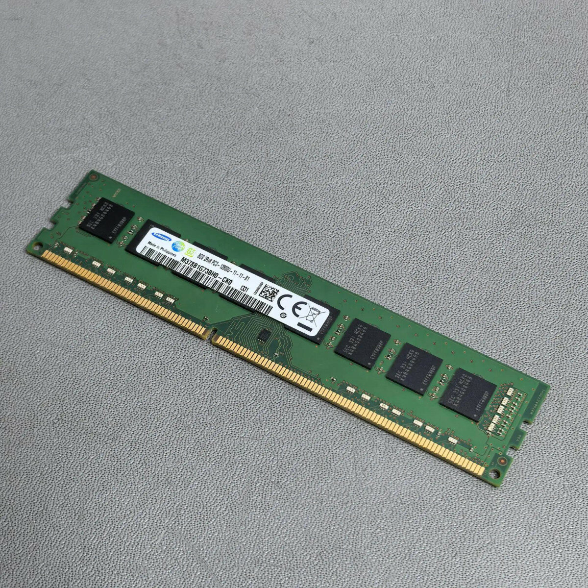 Оперативная память Samsung 8 ГБ DDR3 1600 МГц DIMM 2Rx8 CL 11 (M378B1G73BH0-CKO)