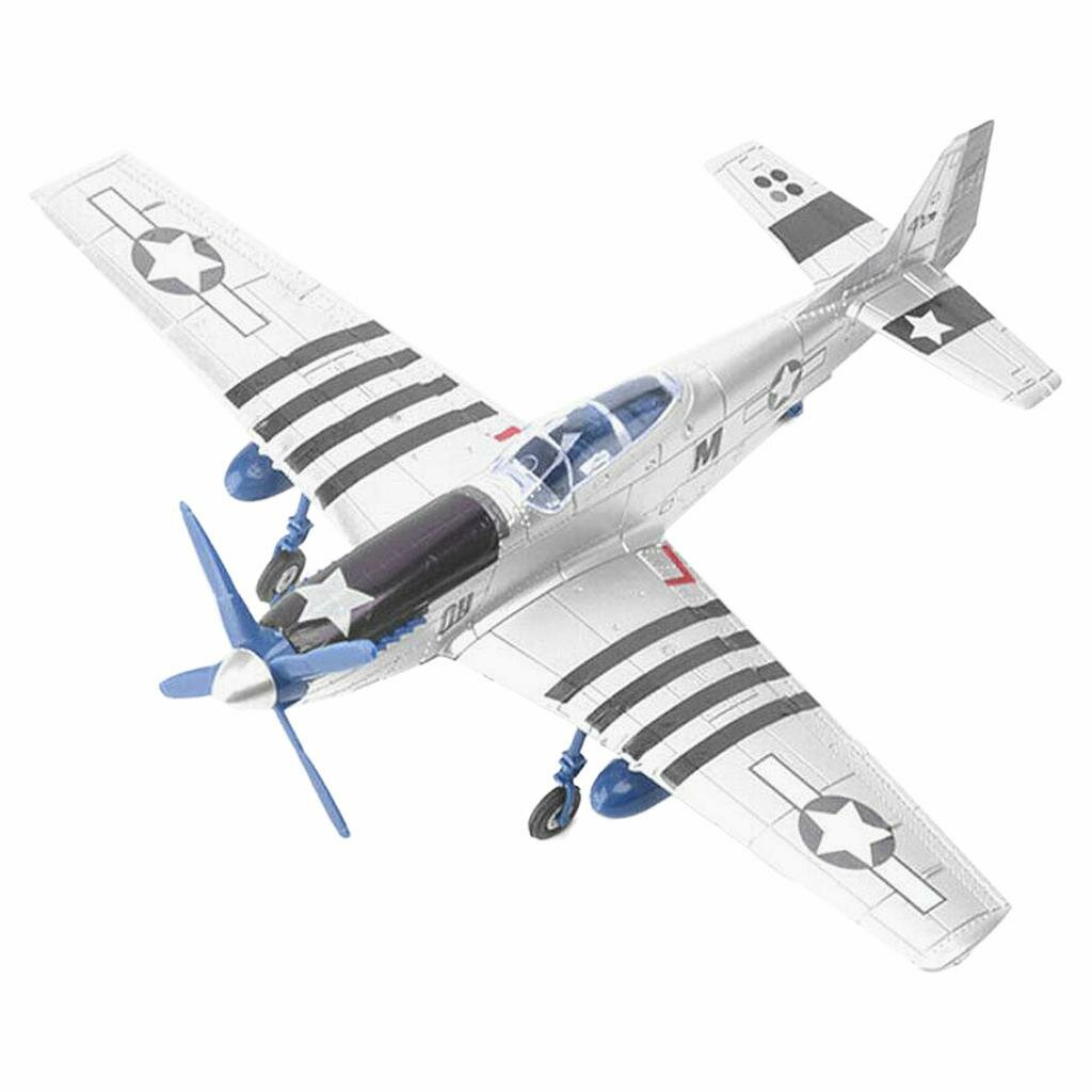 Сборная модель самолета P-51 времен Второй мировой войны в масштабе 1:48 (для взрослых), серебристого цвета.
