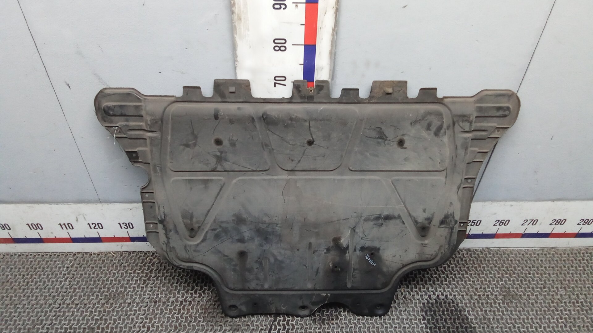 Защита двигателя нижняя (поддона) VOLKSWAGEN PASSAT B8, Номер 5Q0825236P