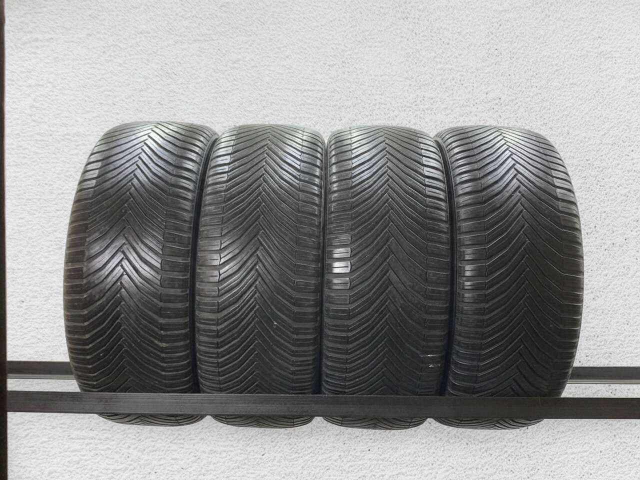 Зимние шины нешипованные Michelin CrossClimate 2 SUV 255/50 R19 15% износ TSB056579