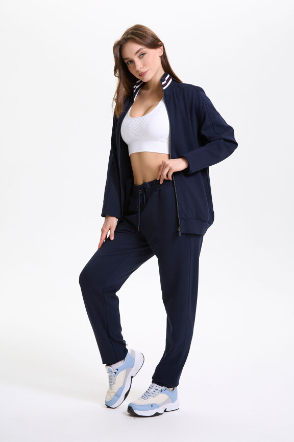 Костюм спортивный