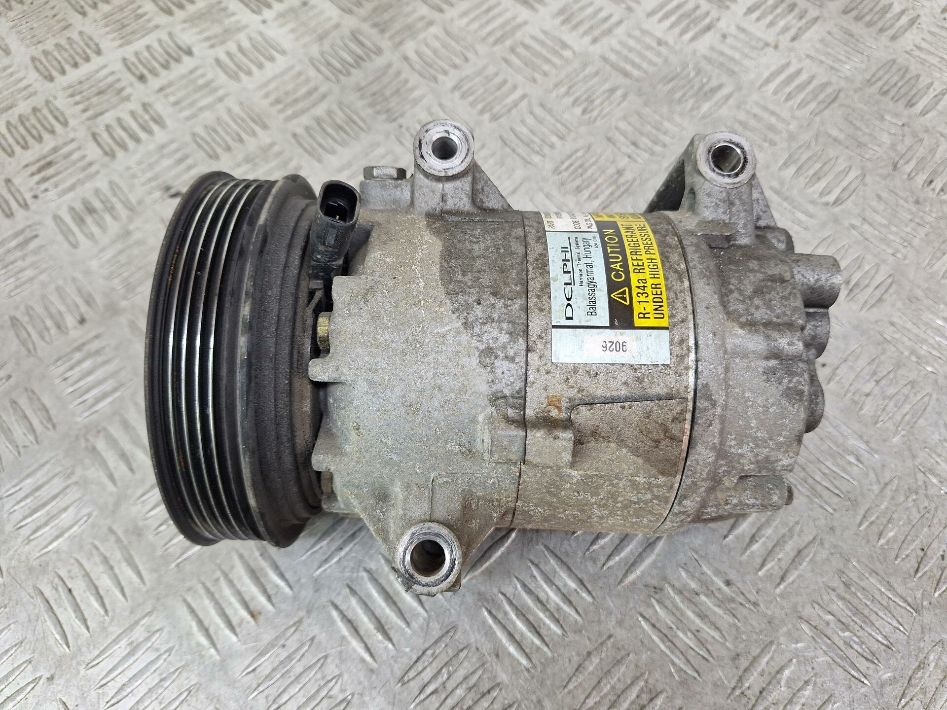 Компрессор кондиционера Renault Megane рест. (1999 - 2003) 8200050141