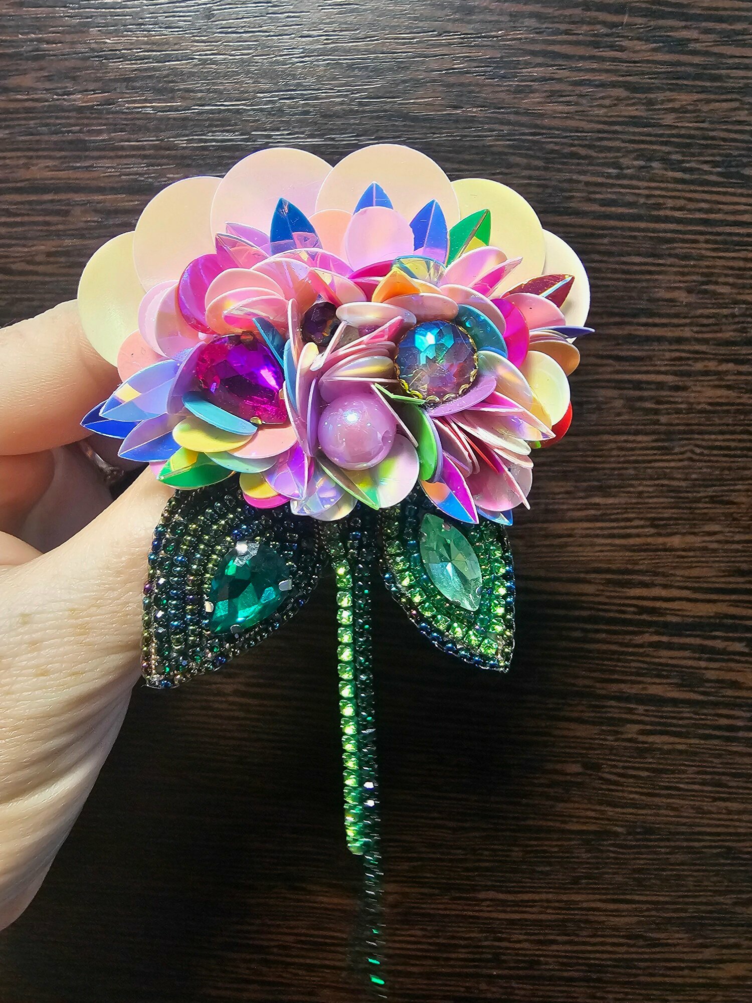 Брошь, стразы