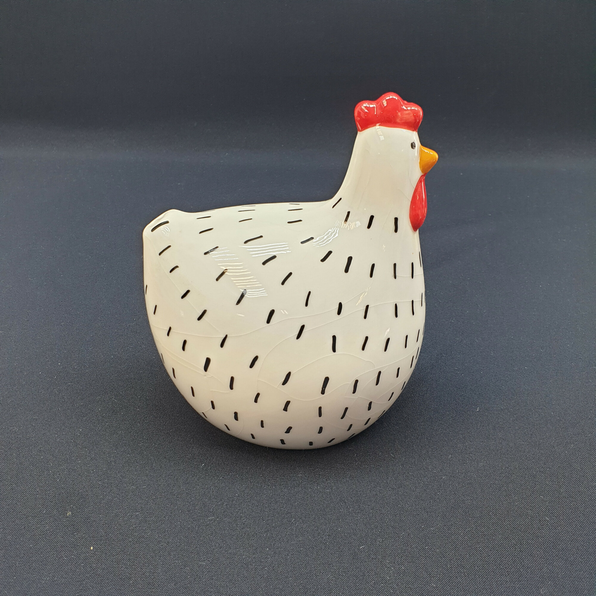 Винтажная пасхальная статуэтка"Курочка", высота 11см, керамика, кракелюр, ручная роспись