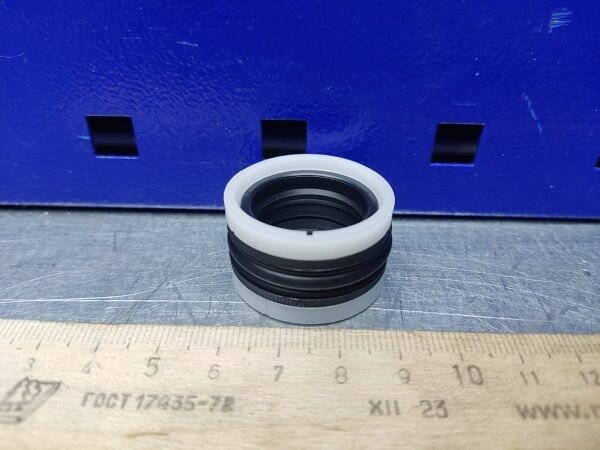 Уплотнение поршня гидроцилиндра DPM 32*22*15.5*2.6 в сборе