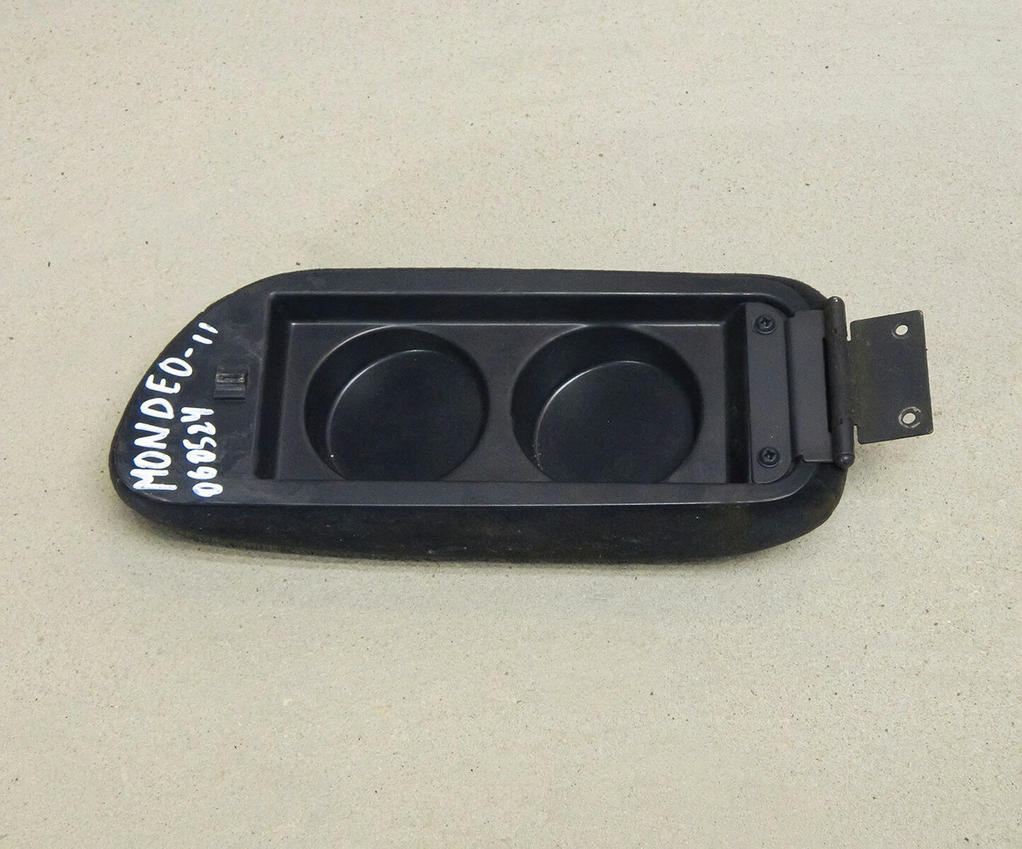 Подлокотник Ford Mondeo 2