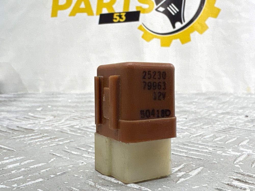 Реле Nissan Almera N16 25230-79963 12V 6 контактов Б/У с пробегом