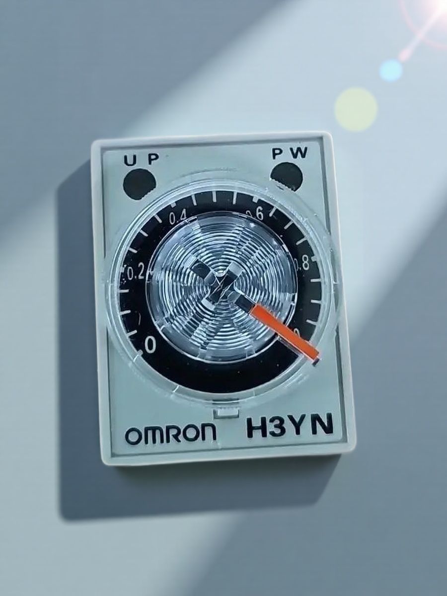H3YN-4 DC24 Твердотельный таймер, контакты 4PDT, диапазон времени 0,1 с . 10 мин, одинарные контакты, 24 VDC OMRON