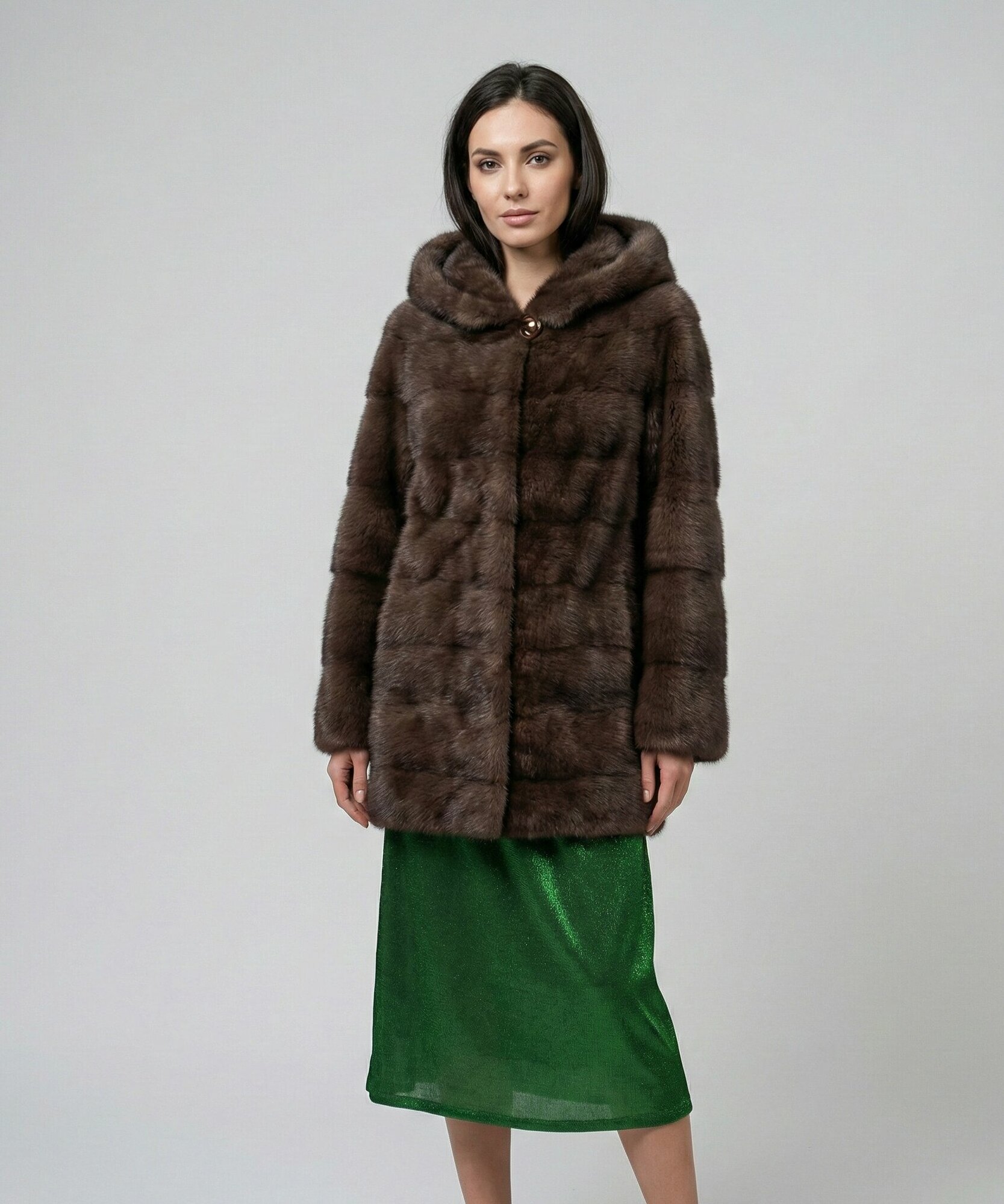 Женское пальто с мехом норки, коричневое, р. 42, длина 88 см