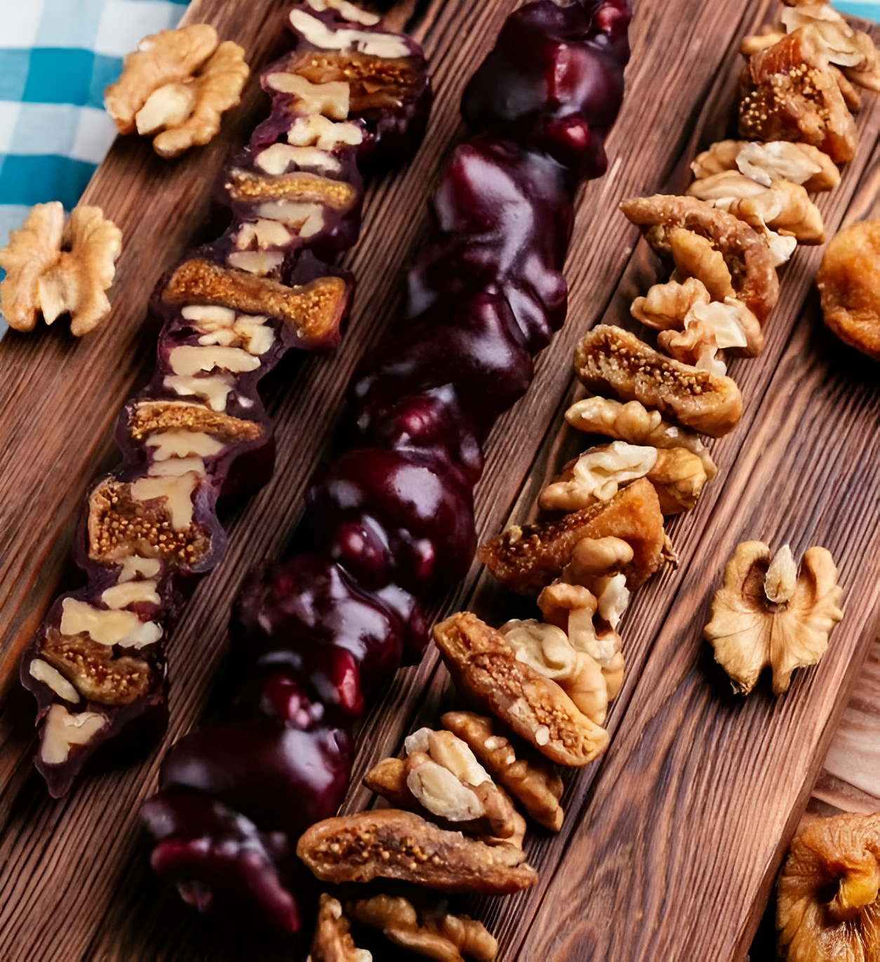 Чурчхела инжир-грецкий орех ремесленная без сахара без глютена 2 палки 340г, в крафтовой бумаге