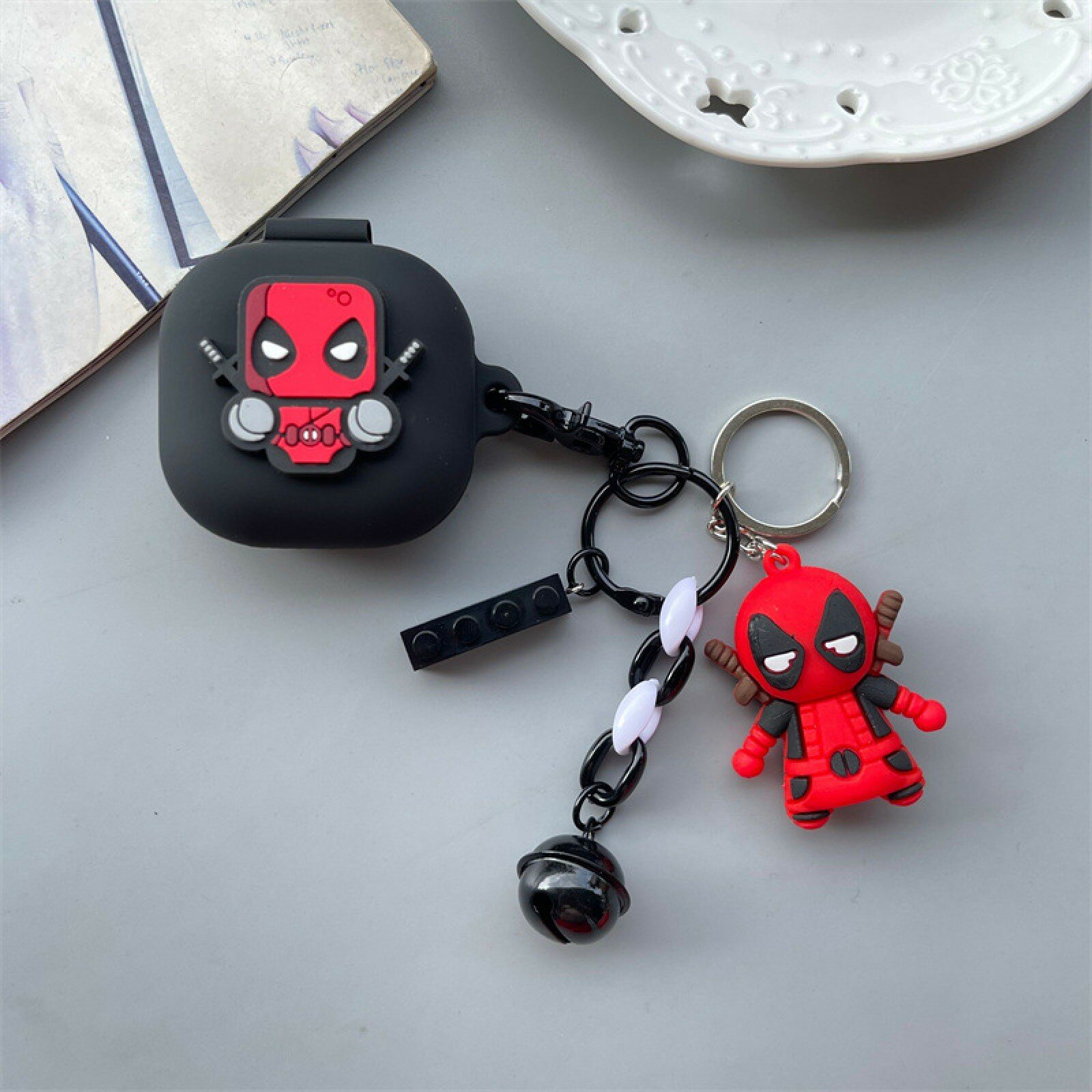 Чехол MyPads защитный силиконовый с брелком Дедпул для Samsung Galaxy Buds2 и Galaxy Buds Live