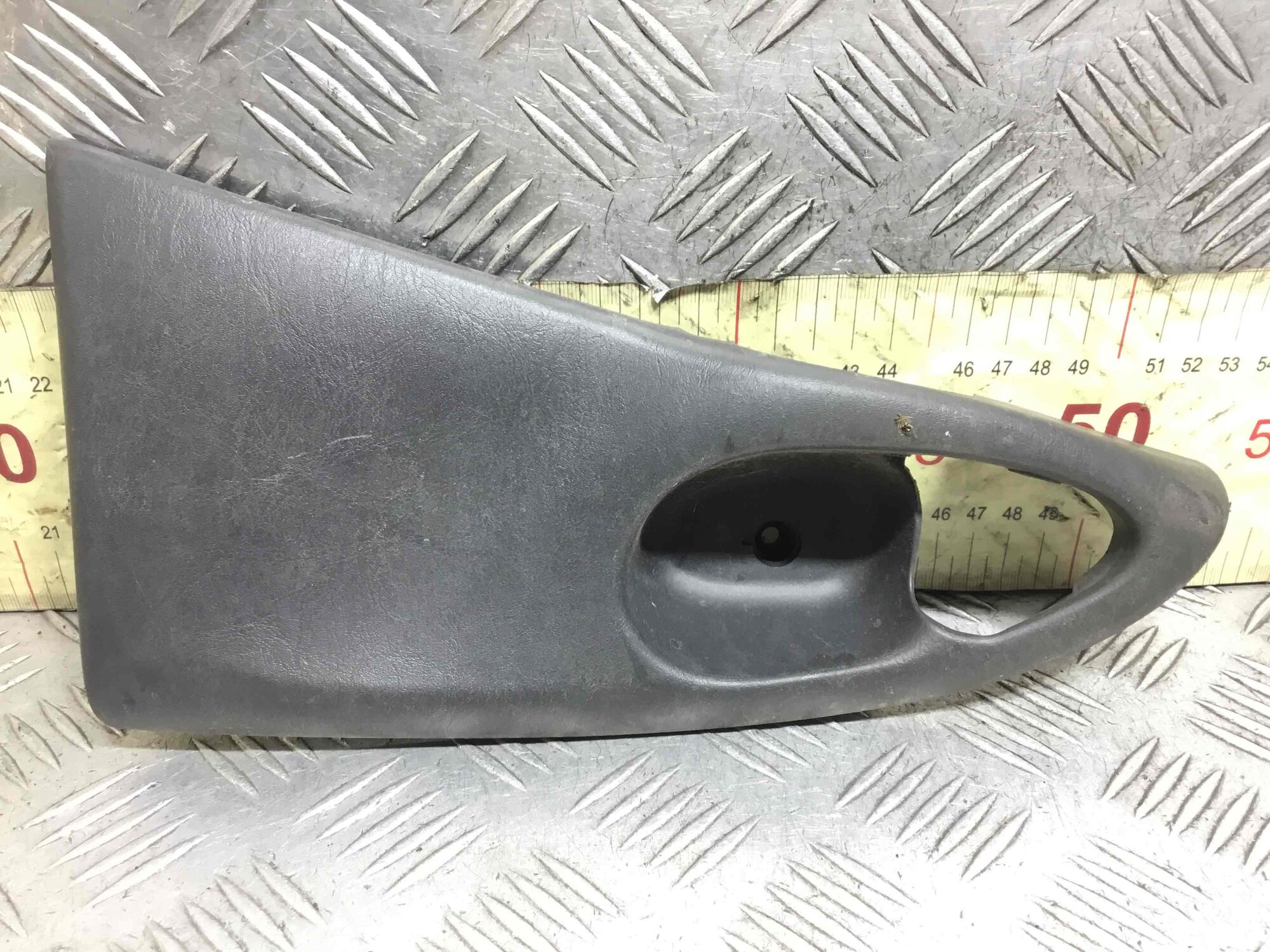 Б/У Накладка на ручку двери Ford Focus 1 поколение [рестайлинг] (2001-2005) 2005 г.