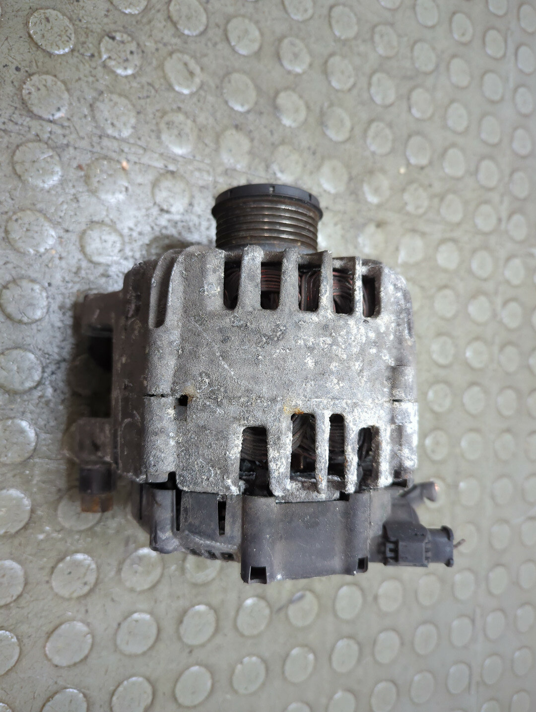 Генератор Peugeot 308 Б/У