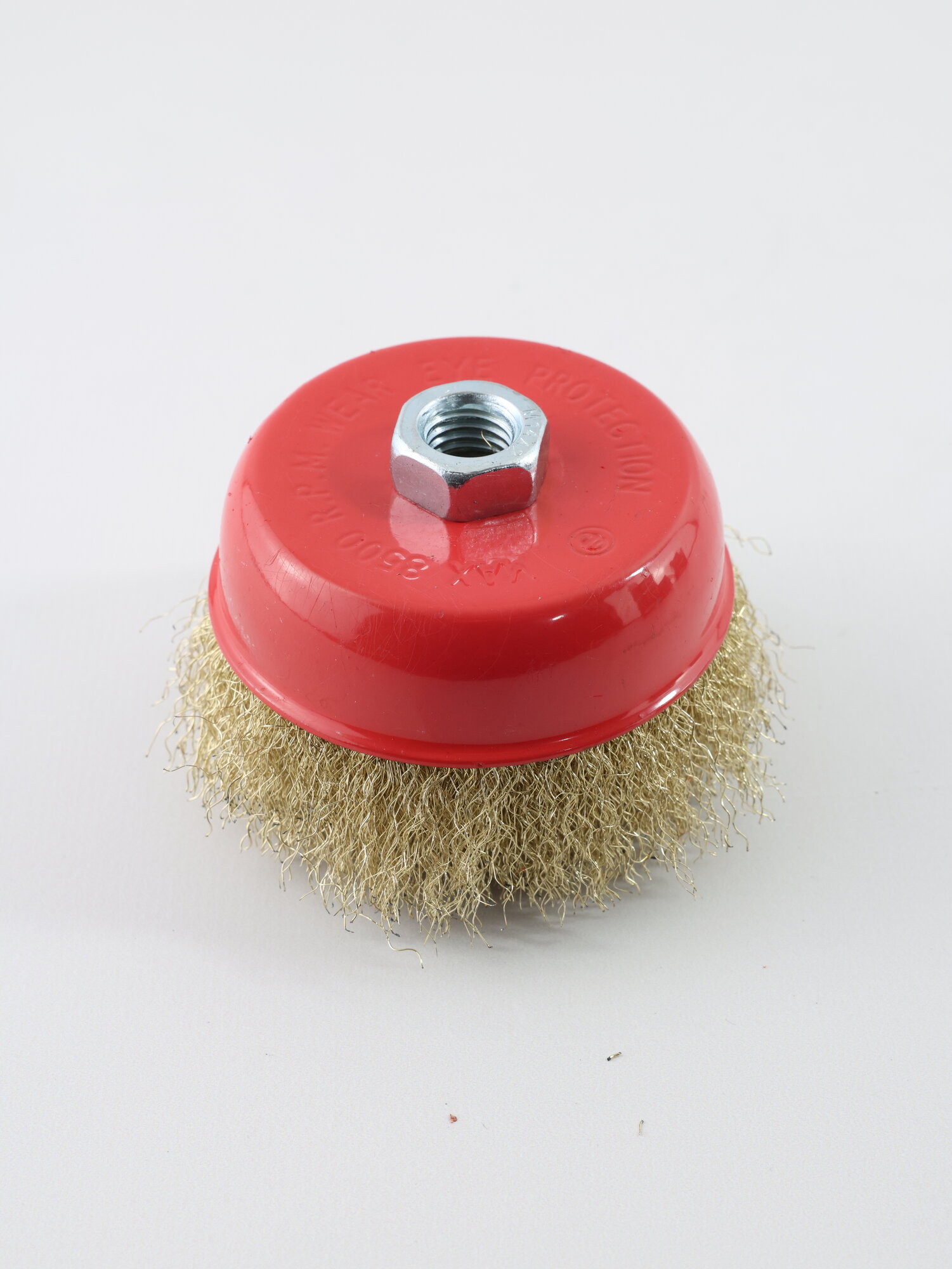 Щетка чашечная 125мм для УШМ с гайкой (витая латунированная проволока 0.8мм) LIT