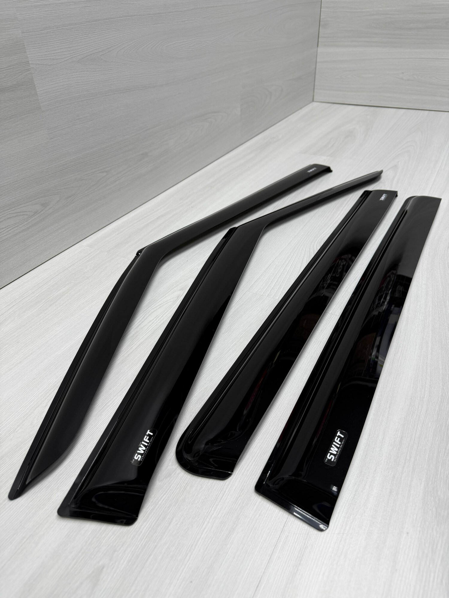 Дефлекторы (ветровики) окон Suzuki Swift 2011-2017 (Сузуки Свифт )