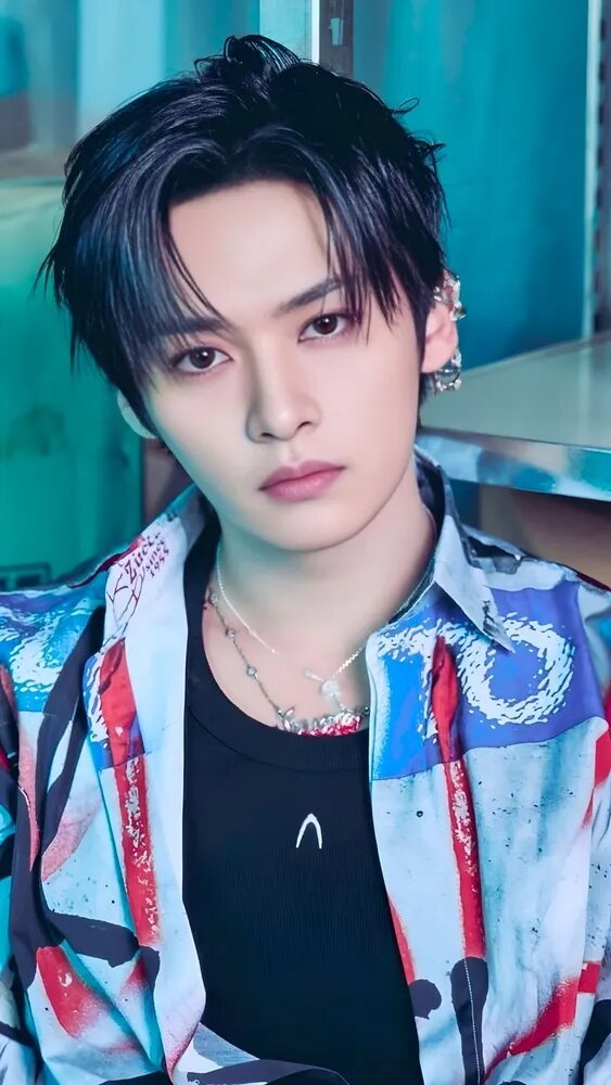 Алмазная Мозаика "Ли Минхо Из Stray Kids" 40х50 См Алмазная Вышивка / Картина Стразами Подарков / Украшения