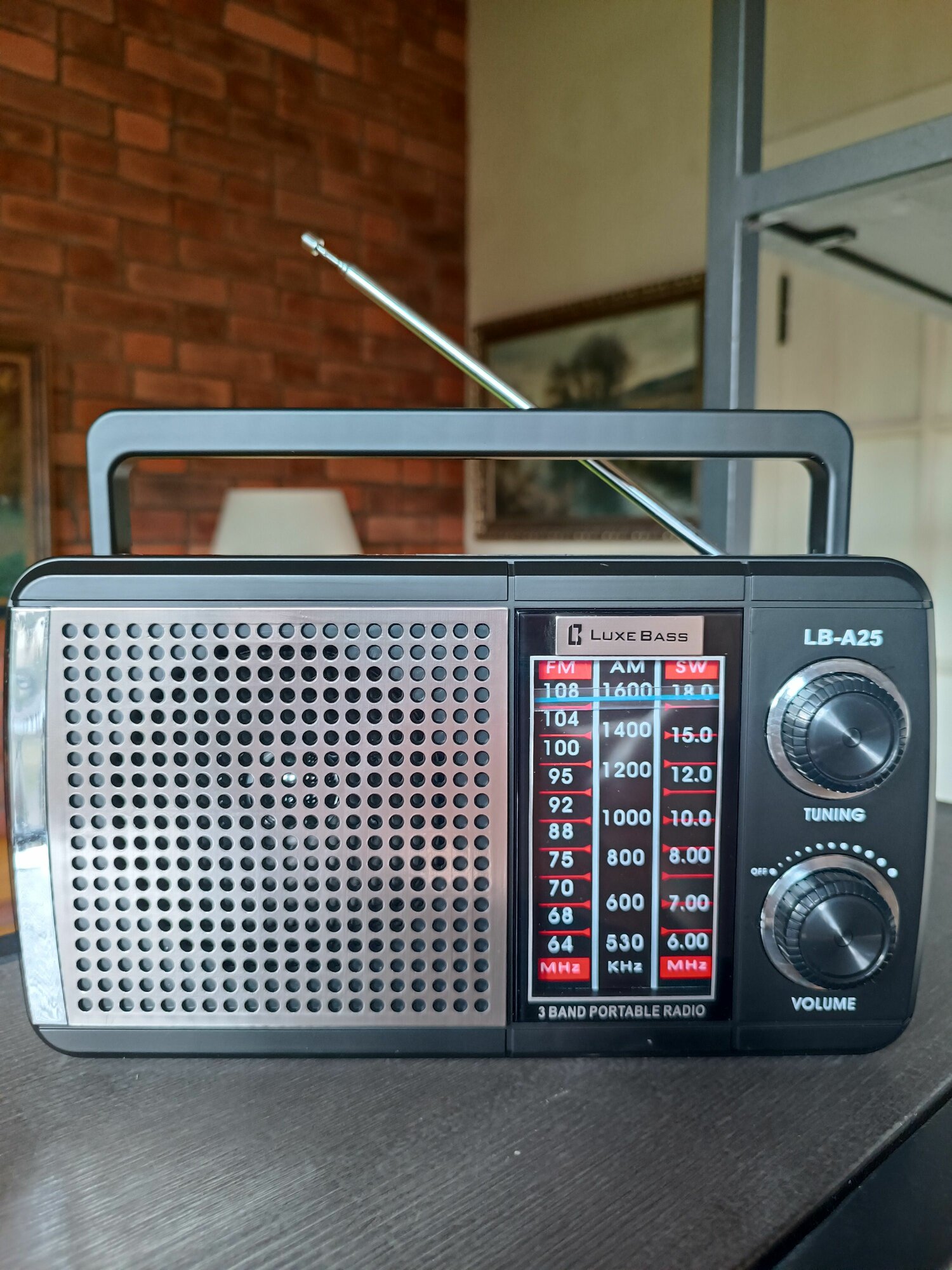 Высокочувствительный радиоприемник Luxe Bass LB А25 FM, SW, AM, УКВ