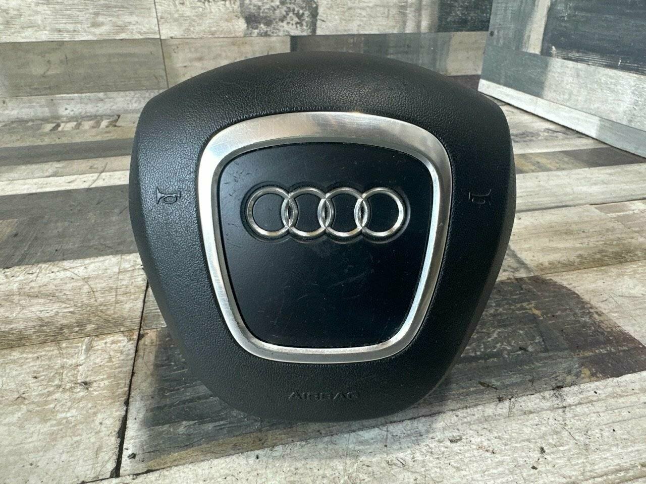 Подушка безопасности водителя Audi A6 C6 рест. 2010 4F0880201BH