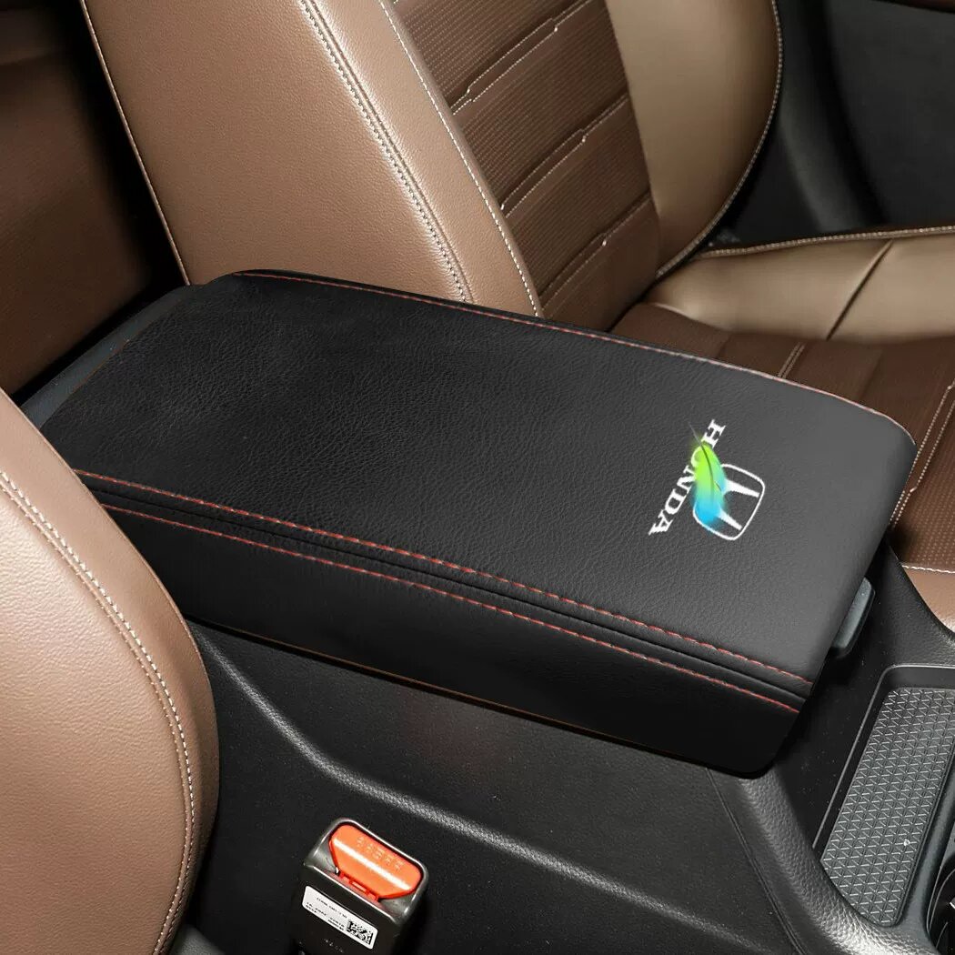 Накладка на центральный подлокотник Honda CR-V 12-16, черная с красной полосой, с логотипом, точная посадка