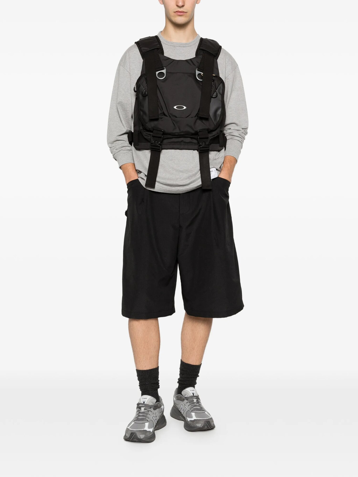 Жилет Oakley Multi-pocket buckled vest, размер OneSize, черный — фото 1