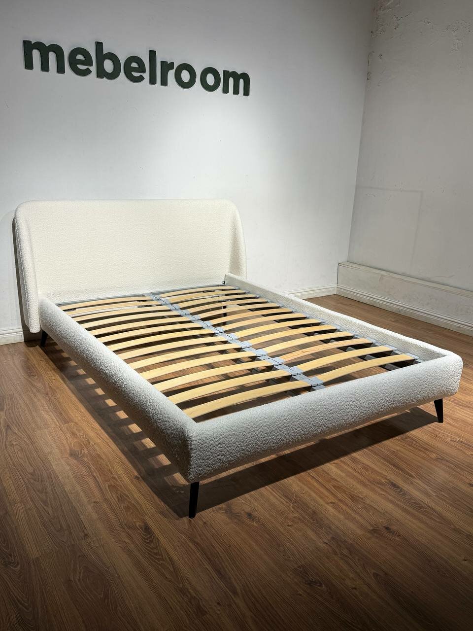 Mebelroom.shop, Мосс кровать на ножках 120х200 двуспальная, букле