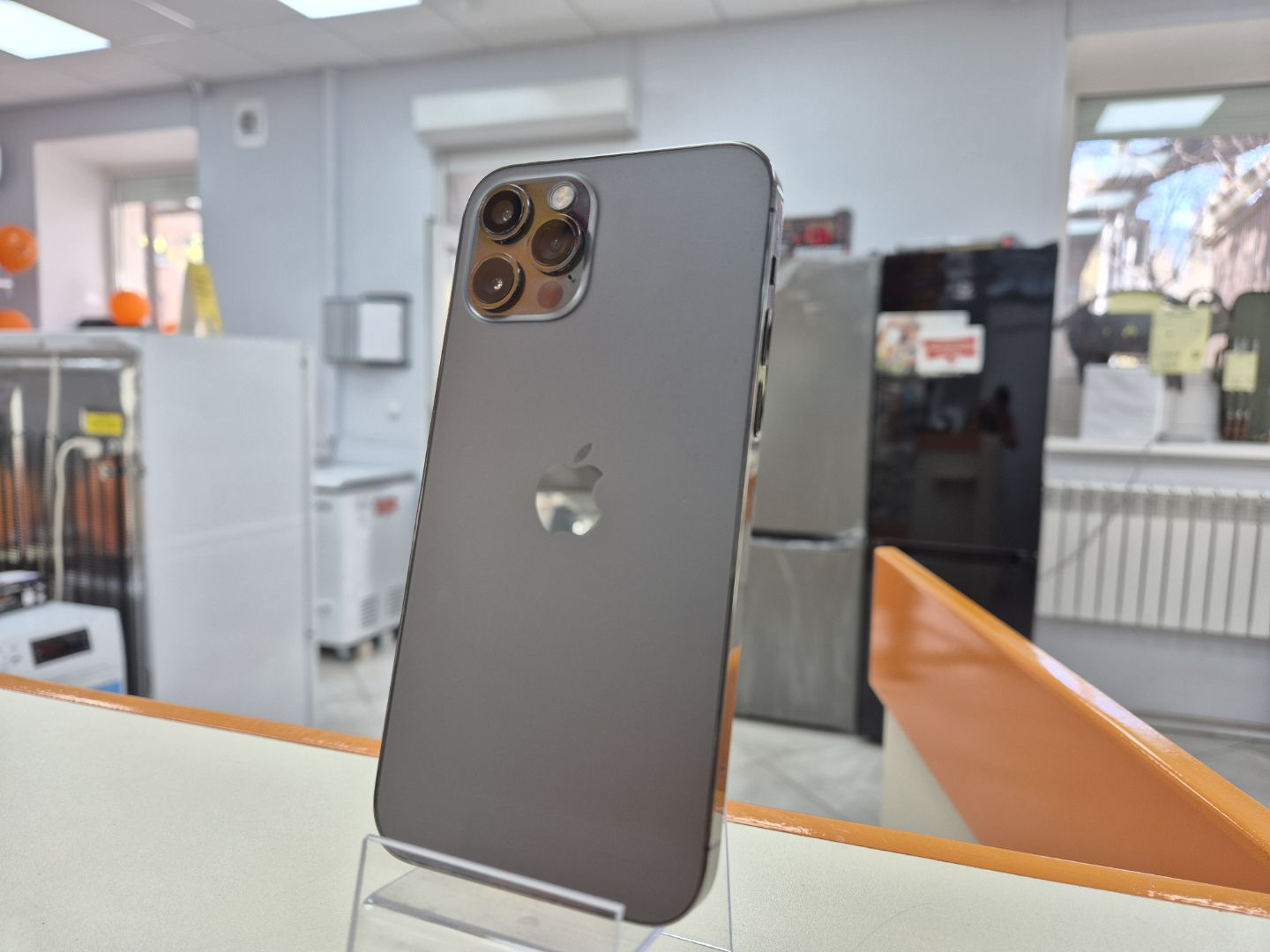 Смартфон Apple iPhone 12 Pro, 128GB, б/у, уценка
