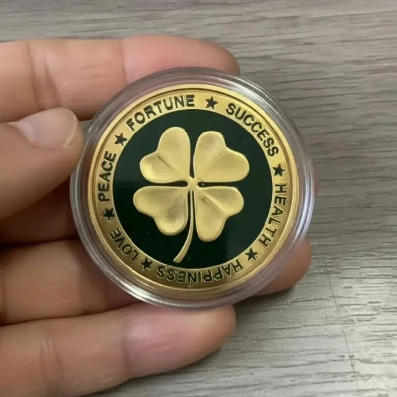 Металлическая монета с изображением клевера 4 см Golden