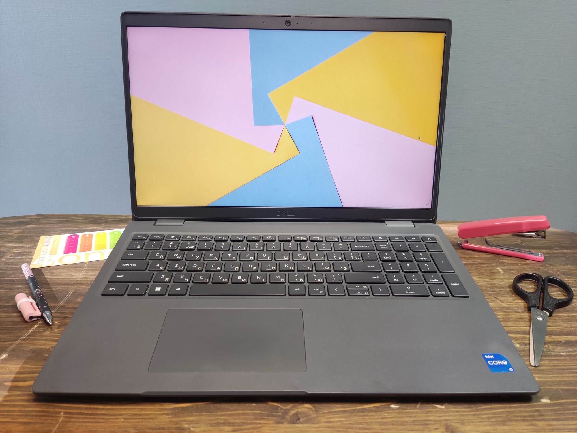 Ноутбук Dell Latitude 3540 15.6", RAM 16 ГБ, SSD 256 ГБ, Intel UHD Graphics, Windows Pro, темно-серый, черно-серый, Русская раскладка