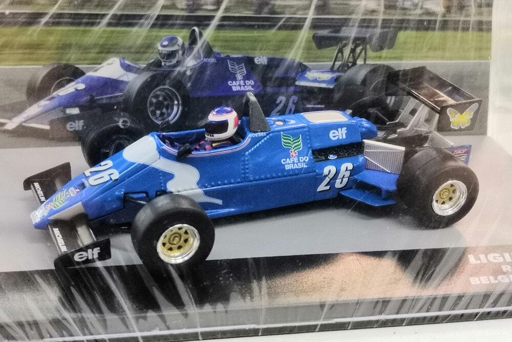 Модель коллекционная ALTAYA Ligier JS21 belgium gp 1983 r.boesel #26