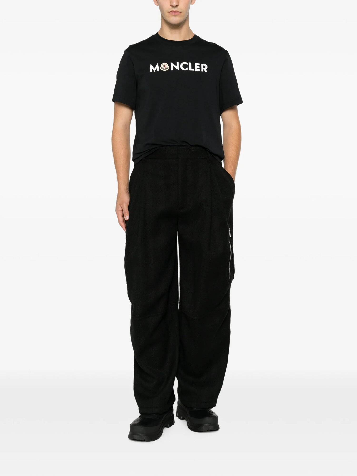 Футболка Moncler Logo-print T-shirt, размер 50 — фото 1