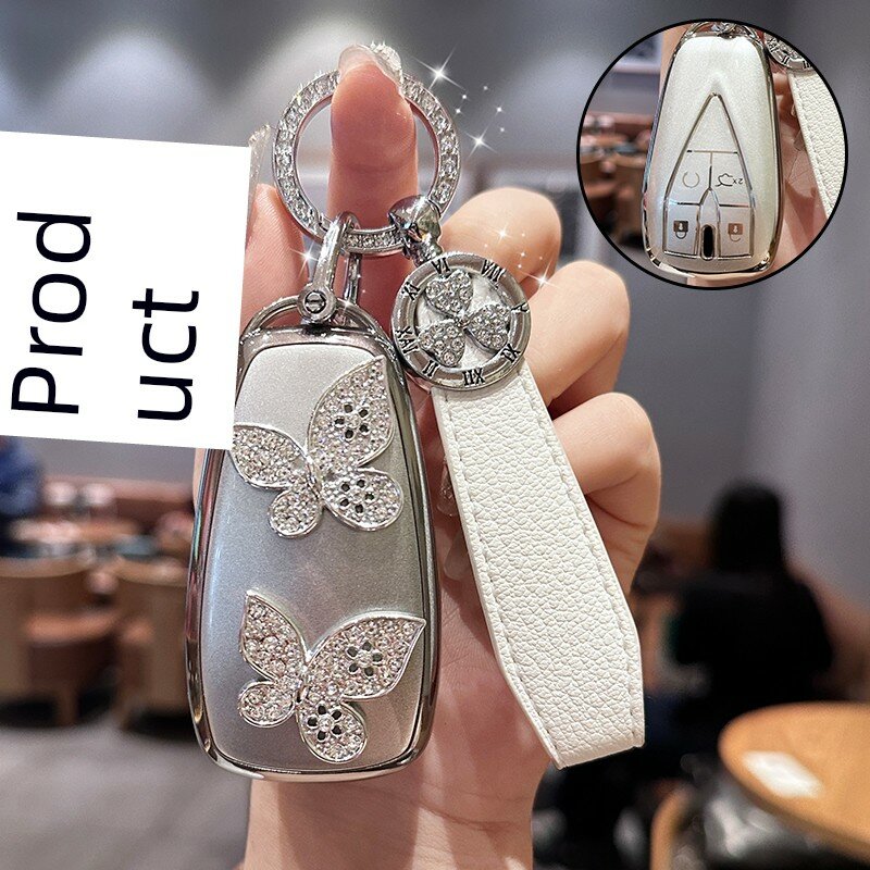 Серебристый брелок C Large Smart 4-кнопочный с серебристым белым шнуром из трех сердечек и диамантовой бабочкой-зажимом