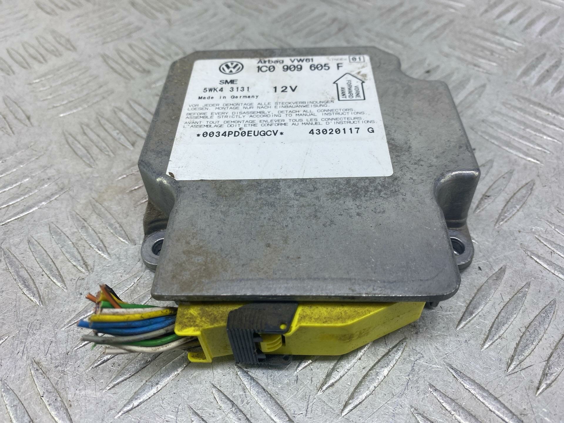 Блок управления подушками безопасности Volkswagen Bora 1J2 2003 1C0909605F