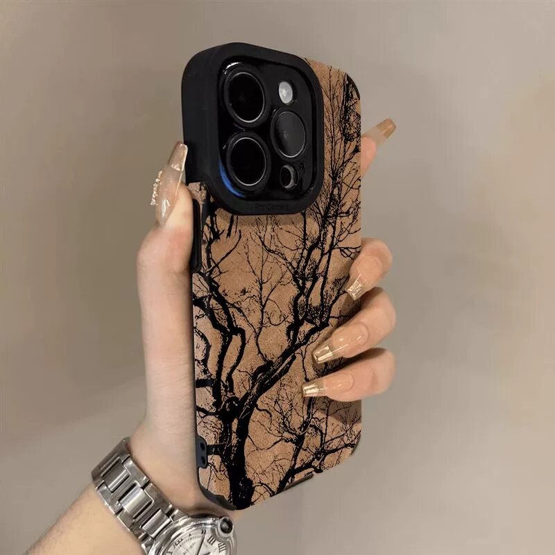 Чехол для iPhone XR с коричневым узором черных ветвей и фальшивым мехом, полная защита от падений
