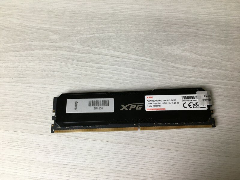 Оперативная память DIMM DDR4 16Gb 3200Mhz PC-25600 XPG AX4U320016G16A-DCBK20