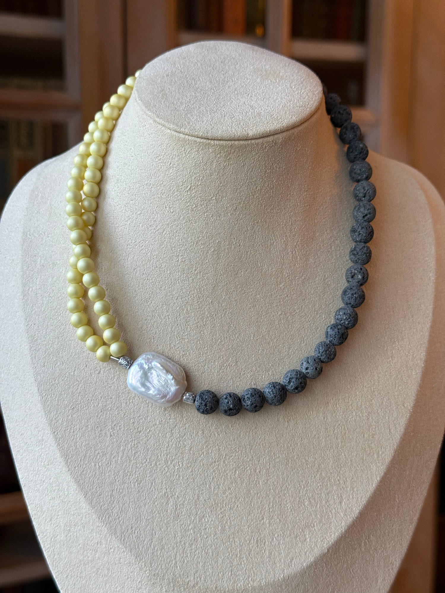 Колье, жемчуг барочный, вулканическая лава