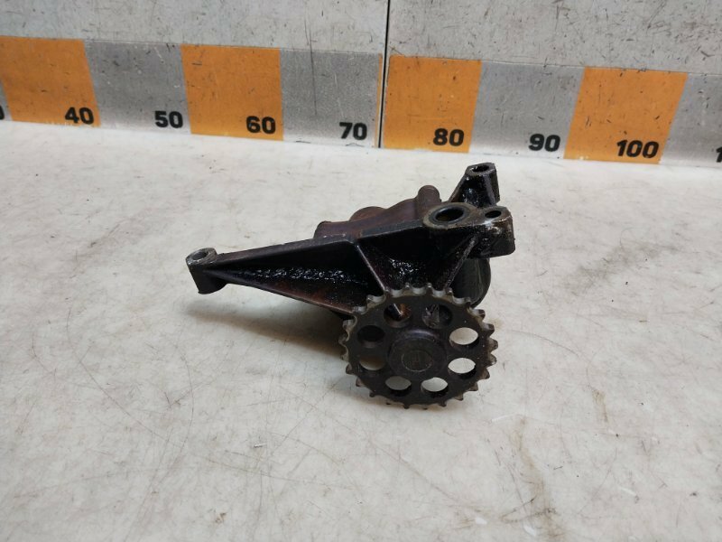 Б/У 2.0 M111 Насос масляный Mercedes-Benz C-Class 2005 W203 472866 MERCEDES-BENZ арт. A6111800301