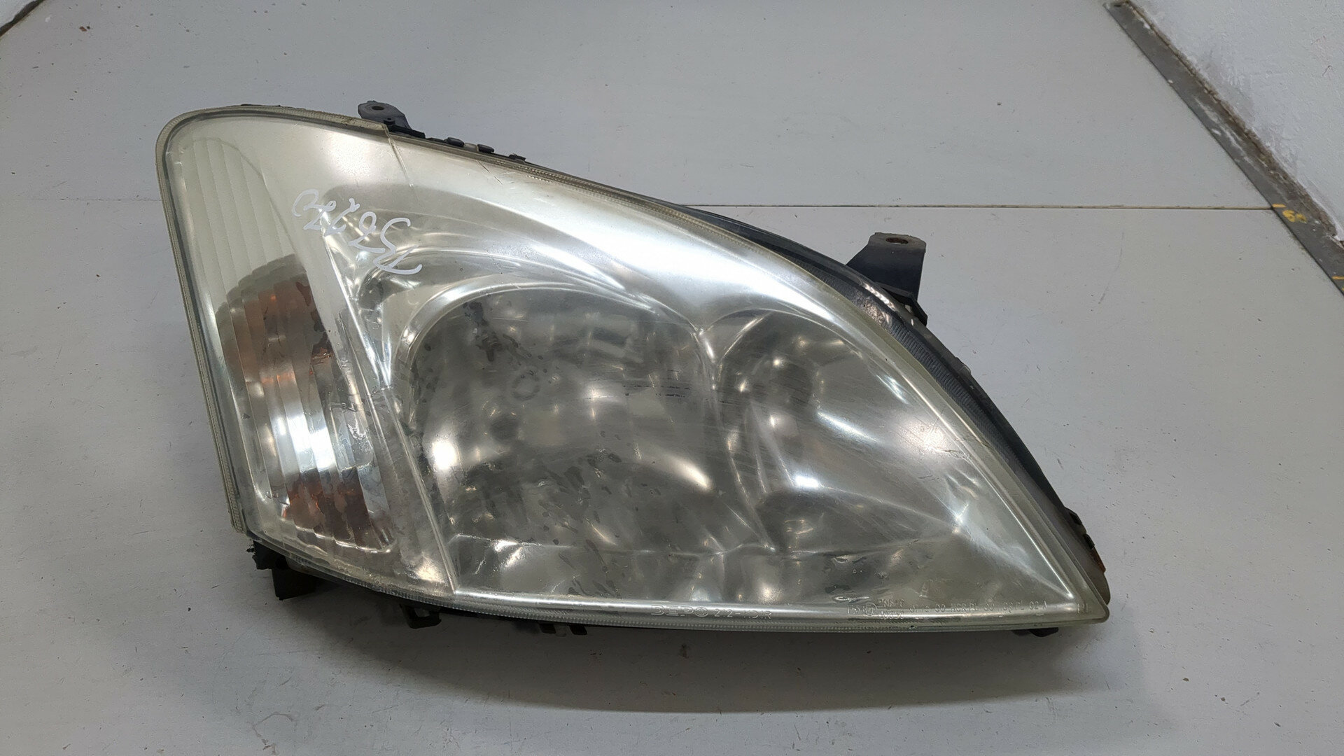 Фара (передняя) правая Toyota Corolla E12 Б/У