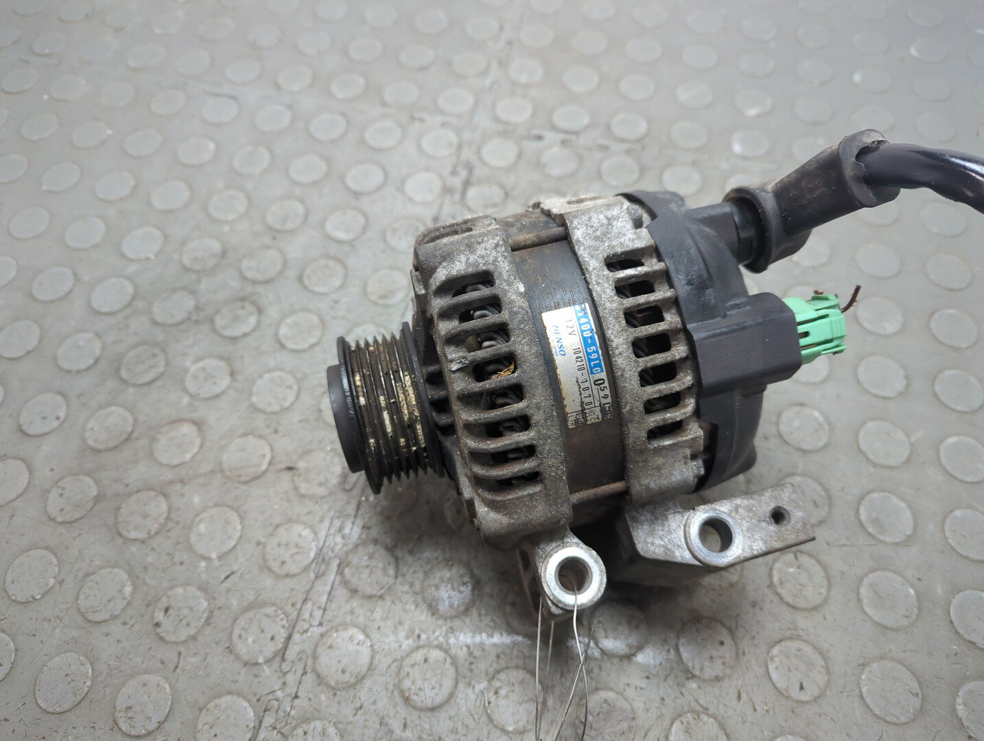 Генератор Suzuki Kizashi Б/У