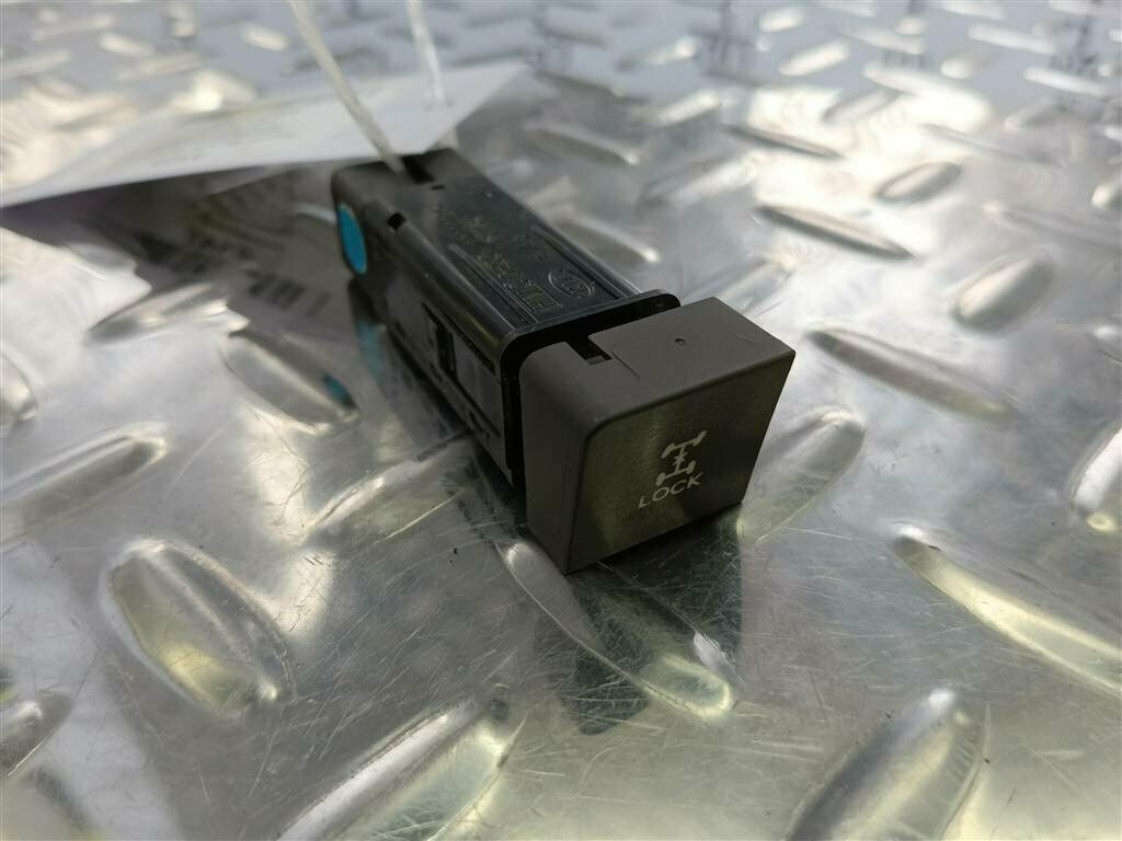 Кнопка блокировки дифференциала Б/У для Hyundai SANTA FE II (2005—2010) 932402B906HZ