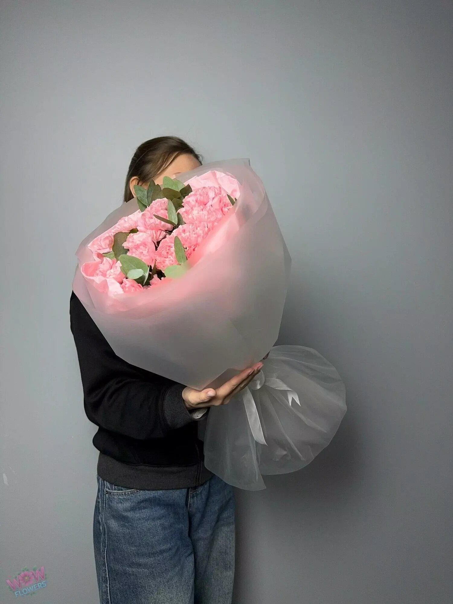 Розовый Бархат – букет гвоздик и эвкалипта с доставкой купить