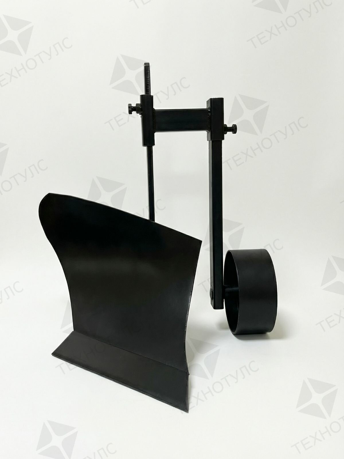 Плуг однорядный с колесиком