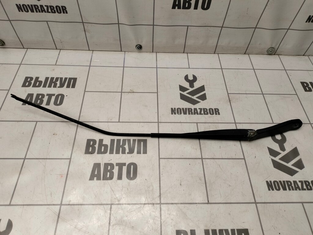 Поводок стеклоочистителя передний правый Renault Fluence 10-17