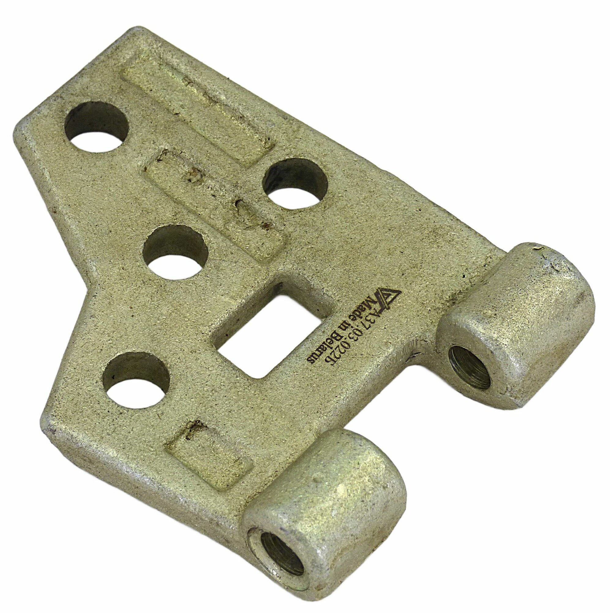 Петля двери УК верхняя А37.03.022-Б, для колесных тракторов и экскаваторов марки МТЗ