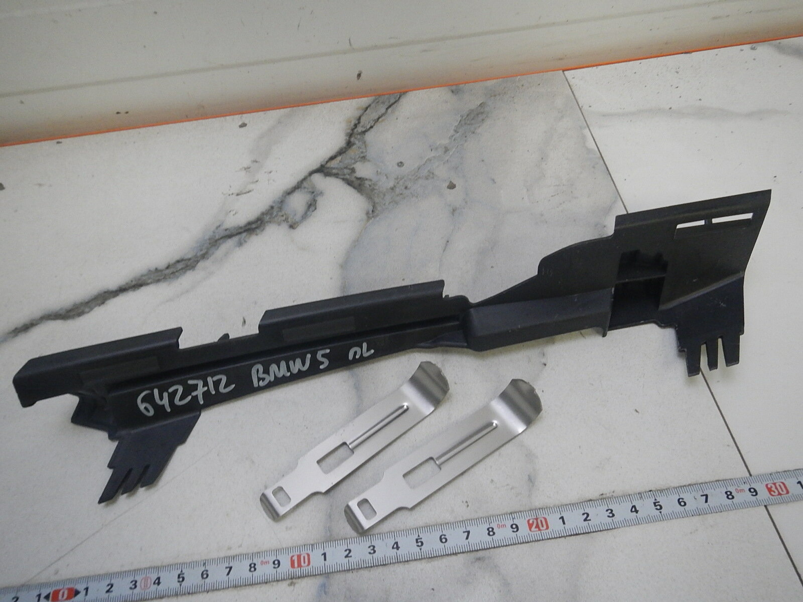 Б/У Кронштейн фары левой, BMW (БМВ)-5 (G30) (16-) BMW 5 (G30) (16-) Новый. 642712 BMW арт. 63117215277