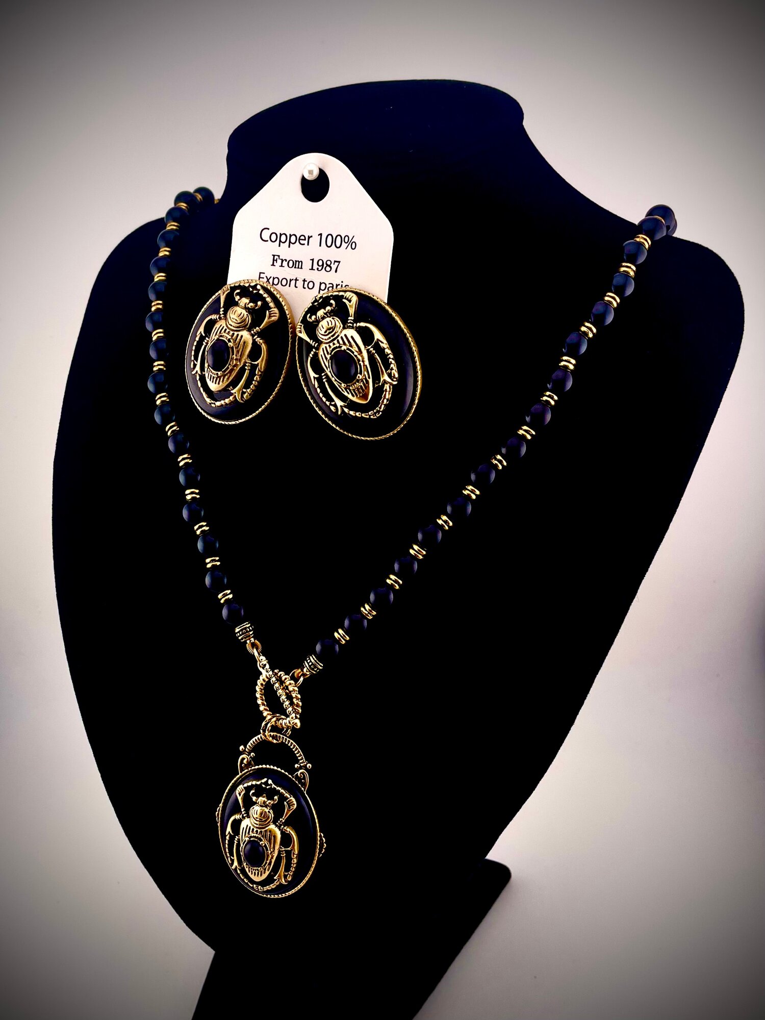 Комплект бижутерии: серьги, колье